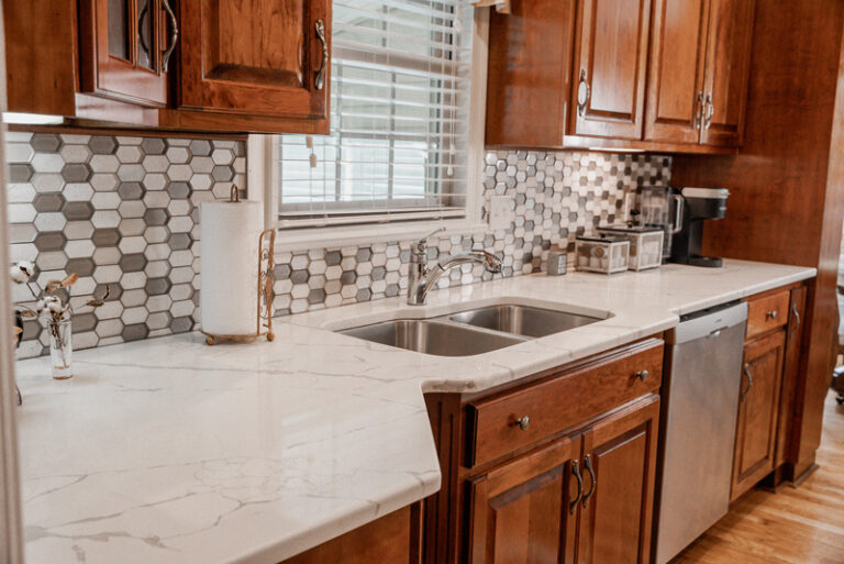 Full Height Backsplashes - Pros, Cons and Options - Stone Central